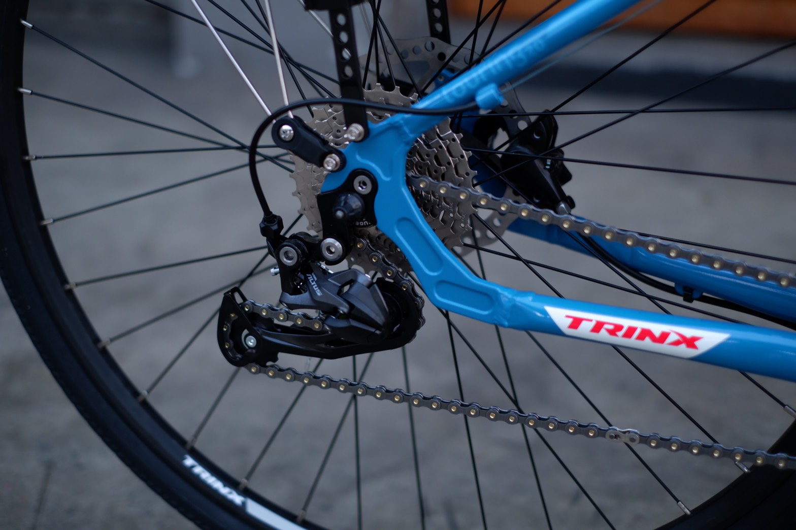 TrinX Touring 2.0 เฟรมอลูมิเนียม Shimano 27 สปีด ดิสเบรคน้ำมัน.
