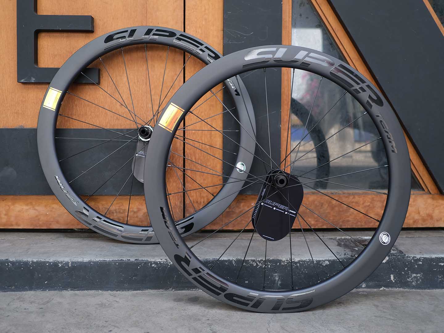 ล้อคาร์บอนดิสเบรค SuperTeam Power Curve Disc Break Ceramic